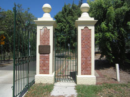 Yeronga Memorial Park, Honour Avenue & Cenotaph